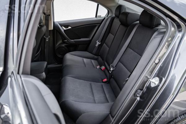Grey Honda Accord 2013 in Riga, with an engine capacity of 2.20 L and mileage of 254 thousand km for 4990 €, photo 10 on AUTOMOTO.COM.LV