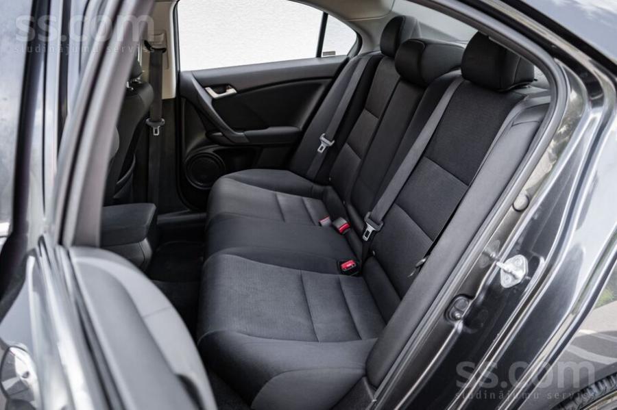 Pelēks Honda Accord 2013 Rīga, ar dzinēja tilpumu 2.20 L un nobraukumu 254 tūkst. km par 4990 €, foto 11 vietnē AUTOMOTO.COM.LV