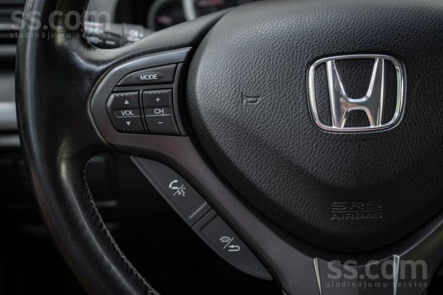 Pelēks Honda Accord 2013 Rīga, ar dzinēja tilpumu 2.20 L un nobraukumu 254 tūkst. km par 4990 €, foto 17 vietnē AUTOMOTO.COM.LV