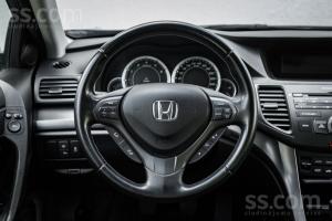 Pelēks Honda Accord 2013 Rīga, ar dzinēja tilpumu 2.20 L un nobraukumu 254 tūkst. km par 4990 €, foto 18 vietnē AUTOMOTO.COM.LV