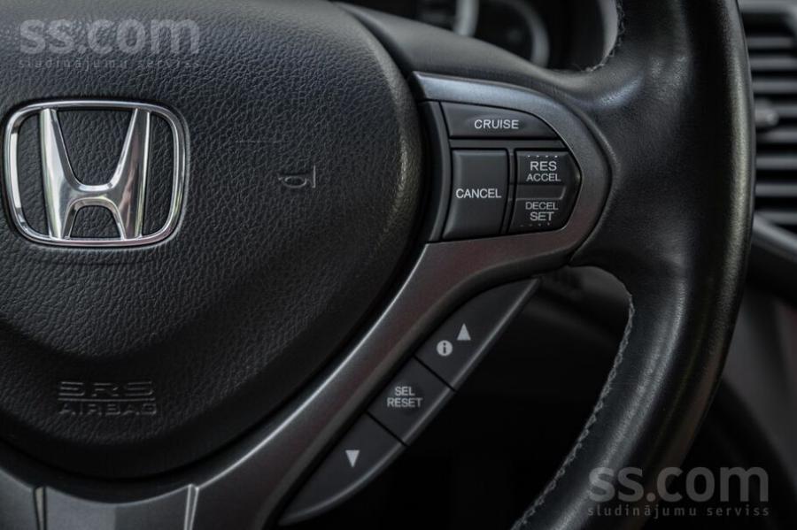 Pelēks Honda Accord 2013 Rīga, ar dzinēja tilpumu 2.20 L un nobraukumu 254 tūkst. km par 4990 €, foto 19 vietnē AUTOMOTO.COM.LV