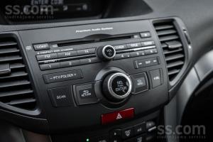 Pelēks Honda Accord 2013 Rīga, ar dzinēja tilpumu 2.20 L un nobraukumu 254 tūkst. km par 4990 €, foto 24 vietnē AUTOMOTO.COM.LV