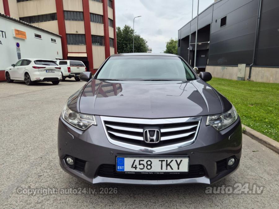 Grey Honda Accord 2014 in Tallinn, with an engine capacity of 2.00 L and mileage of 172 thousand km for 6999 €, photo 1 on AUTOMOTO.COM.LV