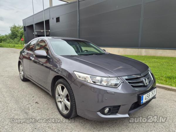 Pelēks Honda Accord 2014 Tallina, ar dzinēja tilpumu 2.00 L un nobraukumu 172 tūkst. km par 6999 €, foto 2 vietnē AUTOMOTO.COM.LV