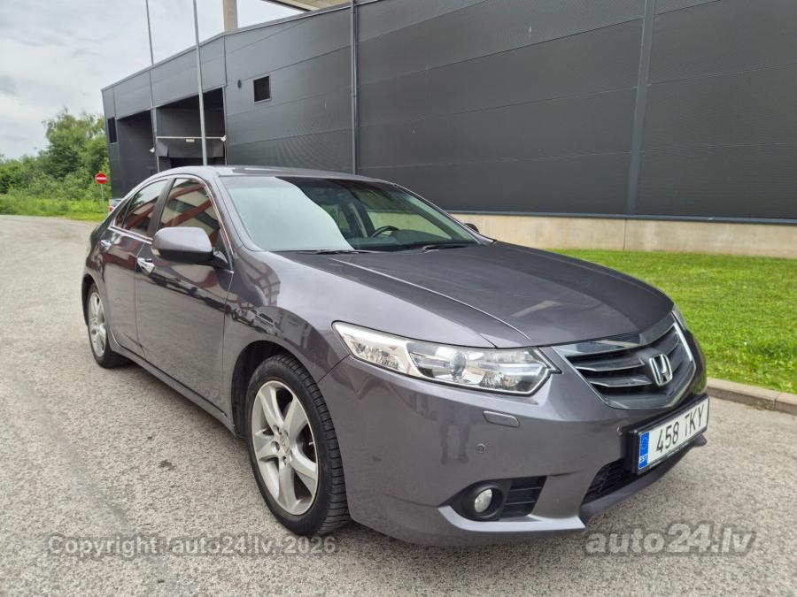 Grey Honda Accord 2014 in Tallinn, with an engine capacity of 2.00 L and mileage of 172 thousand km for 6999 €, photo 3 on AUTOMOTO.COM.LV