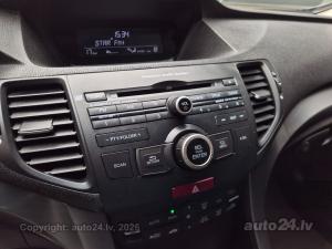 Grey Honda Accord 2014 in Tallinn, with an engine capacity of 2.00 L and mileage of 172 thousand km for 6999 €, photo 14 on AUTOMOTO.COM.LV