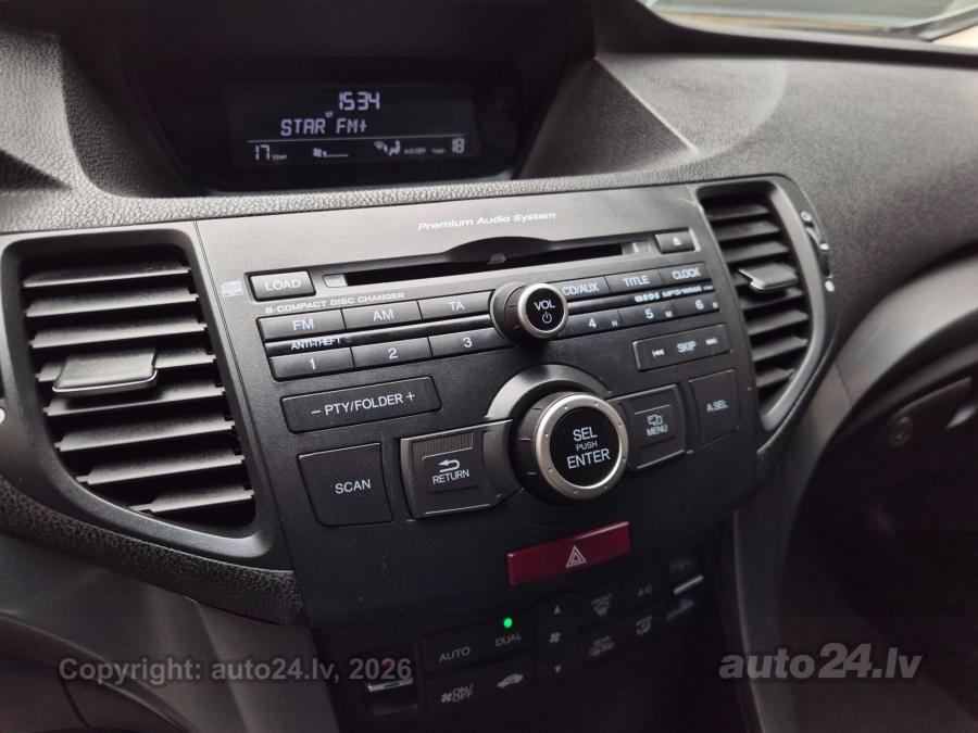 Grey Honda Accord 2014 in Tallinn, with an engine capacity of 2.00 L and mileage of 172 thousand km for 6999 €, photo 14 on AUTOMOTO.COM.LV