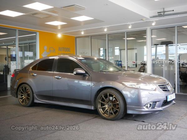 Grey Honda Accord 2014 in Tallinn, with an engine capacity of 2.40 L and mileage of 234 thousand km for 10000 €, photo 1 on AUTOMOTO.COM.LV