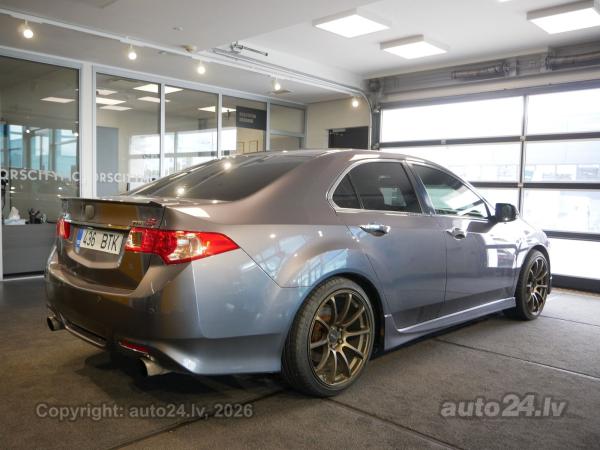 Grey Honda Accord 2014 in Tallinn, with an engine capacity of 2.40 L and mileage of 234 thousand km for 10000 €, photo 3 on AUTOMOTO.COM.LV