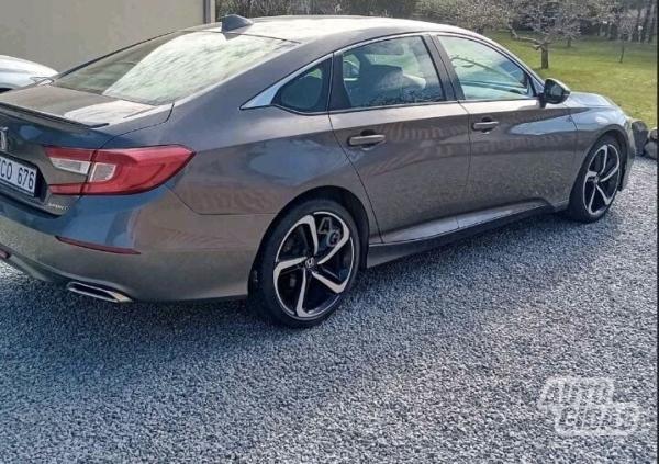 Pelēks Honda Accord 2018 Panevēža, ar dzinēja tilpumu 1.50 L un nobraukumu 76 tūkst. km par 15000 €, foto 3 vietnē AUTOMOTO.COM.LV