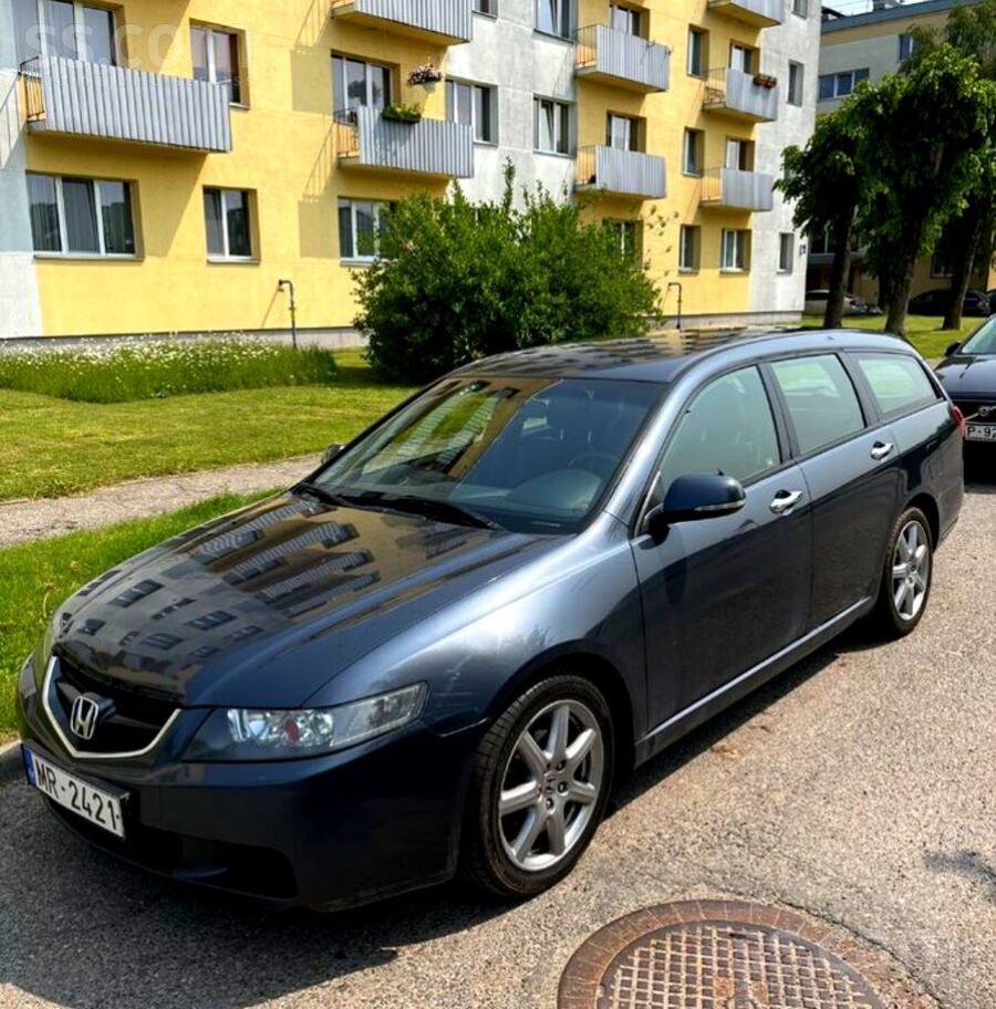 Pelēks Honda Accord 2003 Cēsis, ar dzinēja tilpumu 2.00 L un nobraukumu 325 tūkst. km par 700 €, foto 1 vietnē AUTOMOTO.COM.LV