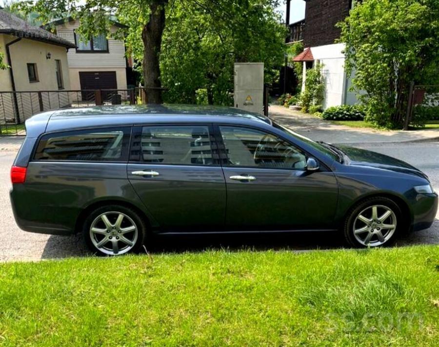 Pelēks Honda Accord 2003 Cēsis, ar dzinēja tilpumu 2.00 L un nobraukumu 325 tūkst. km par 700 €, foto 4 vietnē AUTOMOTO.COM.LV