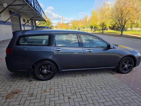 Pelēks Honda Accord 2004 Šilutė, ar dzinēja tilpumu 2.00 L un nobraukumu 288 tūkst. km par 1200 €, foto 1 vietnē AUTOMOTO.COM.LV