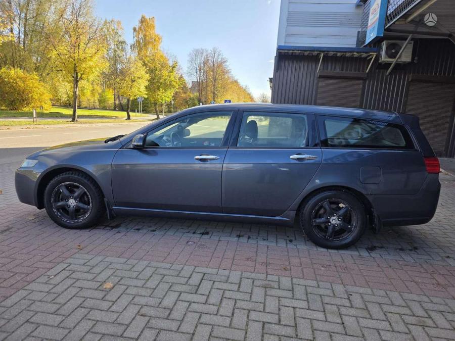 Pelēks Honda Accord 2004 Šilutė, ar dzinēja tilpumu 2.00 L un nobraukumu 288 tūkst. km par 1200 €, foto 4 vietnē AUTOMOTO.COM.LV