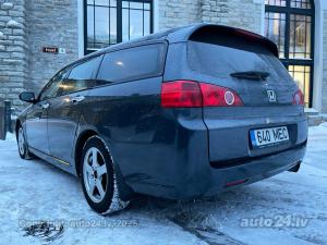 Pelēks Honda Accord 2004 Tallina, ar dzinēja tilpumu 2.00 L un nobraukumu 0 tūkst. km par 1249 €, foto 4 vietnē AUTOMOTO.COM.LV