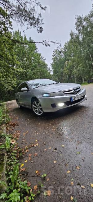 Pelēks Honda Accord 2004 Rīga, ar dzinēja tilpumu 2.20 L un nobraukumu 389 tūkst. km par 1200 €, foto  vietnē AUTOMOTO.COM.LV