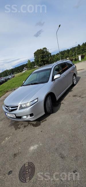 Grey Honda Accord 2004 in Riga, with an engine capacity of 2.20 L and mileage of 389 thousand km for 1200 €, photo 8 on AUTOMOTO.COM.LV