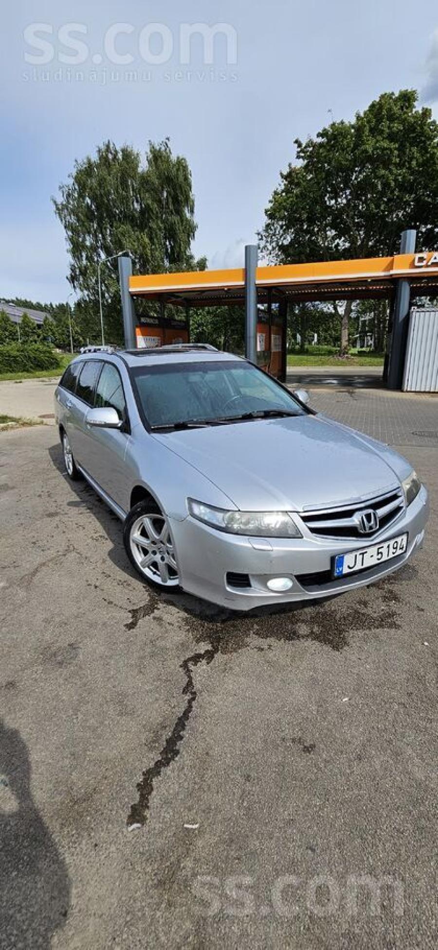 Grey Honda Accord 2004 in Riga, with an engine capacity of 2.20 L and mileage of 389 thousand km for 1200 €, photo 9 on AUTOMOTO.COM.LV