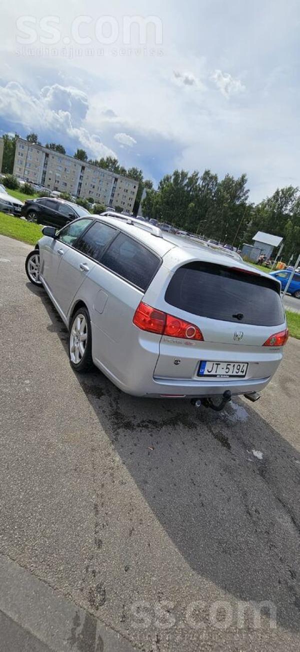 Pelēks Honda Accord 2004 Rīga, ar dzinēja tilpumu 2.20 L un nobraukumu 389 tūkst. km par 1200 €, foto 3 vietnē AUTOMOTO.COM.LV