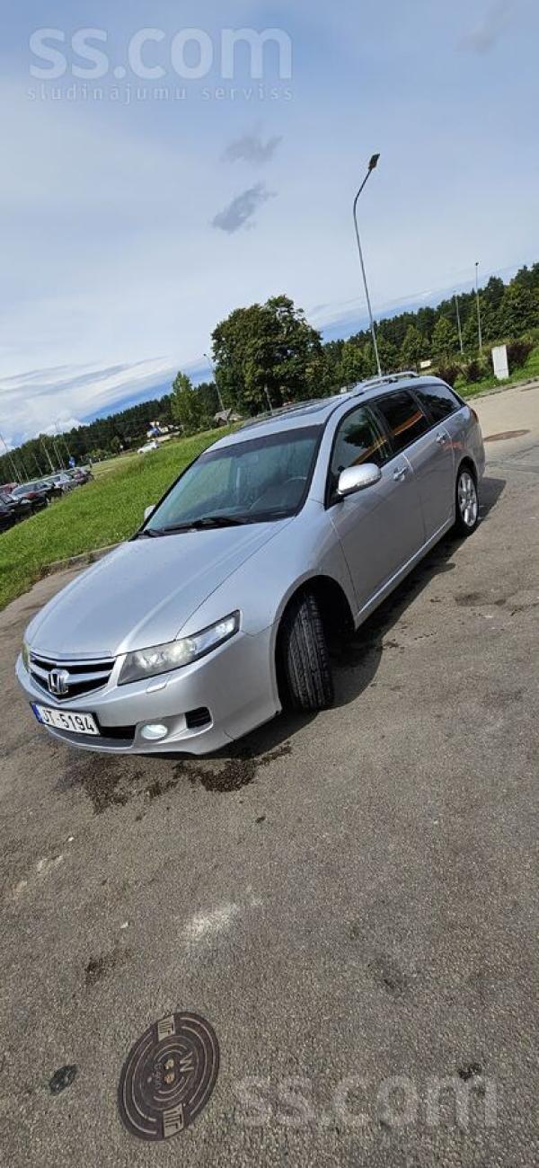Pelēks Honda Accord 2004 Rīga, ar dzinēja tilpumu 2.20 L un nobraukumu 389 tūkst. km par 1200 €, foto 8 vietnē AUTOMOTO.COM.LV