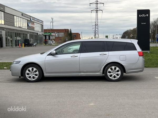 Grey Honda Accord 2005 in Narva, with an engine capacity of 2.20 L and mileage of 371 thousand km for 699 €, photo 4 on AUTOMOTO.COM.LV