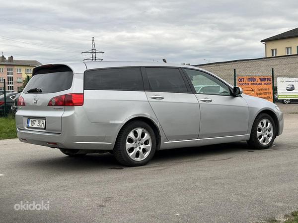 Grey Honda Accord 2005 in Narva, with an engine capacity of 2.20 L and mileage of 371 thousand km for 699 €, photo 7 on AUTOMOTO.COM.LV