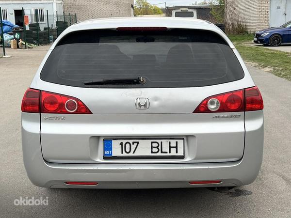 Grey Honda Accord 2005 in Narva, with an engine capacity of 2.20 L and mileage of 371 thousand km for 699 €, photo 8 on AUTOMOTO.COM.LV