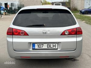 Grey Honda Accord 2005 in Narva, with an engine capacity of 2.20 L and mileage of 371 thousand km for 699 €, photo 9 on AUTOMOTO.COM.LV
