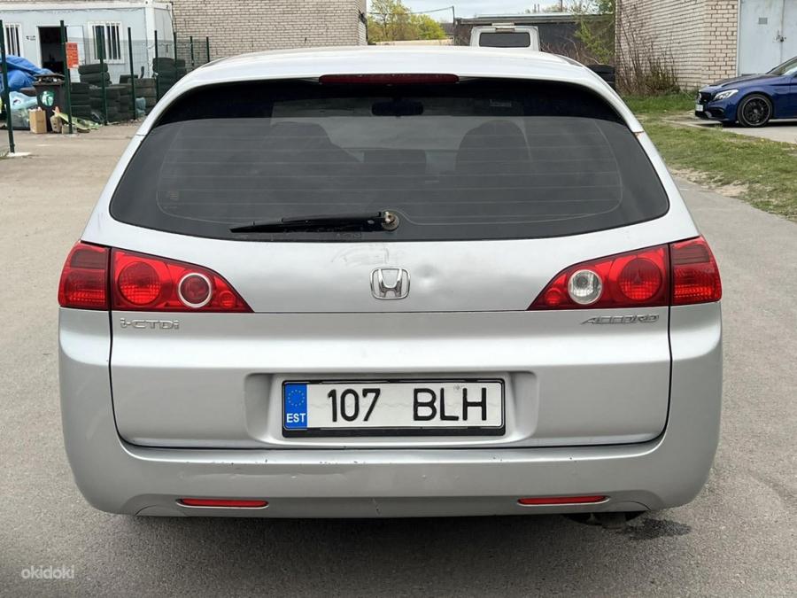 Grey Honda Accord 2005 in Narva, with an engine capacity of 2.20 L and mileage of 371 thousand km for 699 €, photo 20 on AUTOMOTO.COM.LV