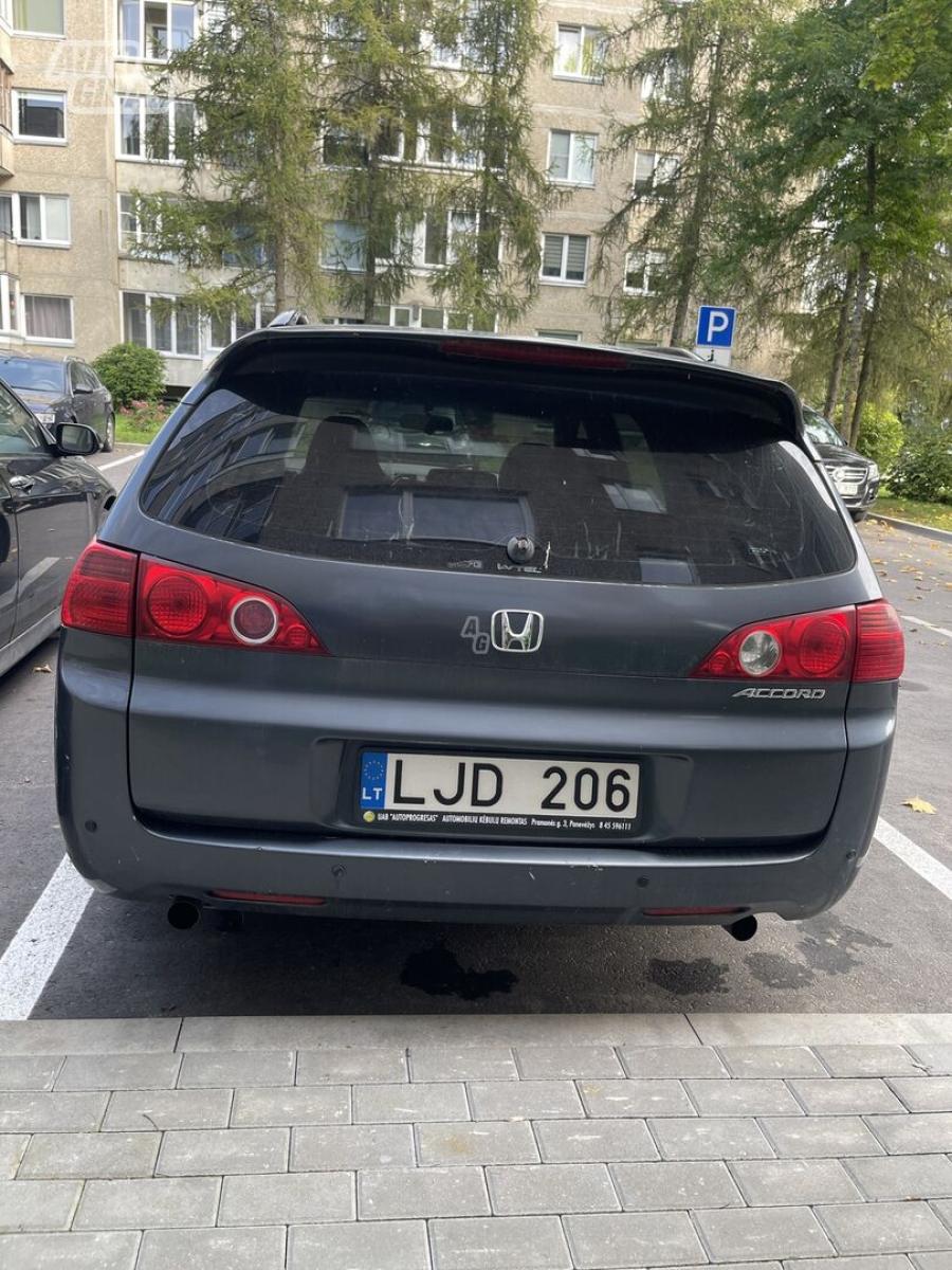 Pelēks Honda Accord 2005 Utena, ar dzinēja tilpumu 2.40 L un nobraukumu 269 tūkst. km par 950 €, foto 6 vietnē AUTOMOTO.COM.LV
