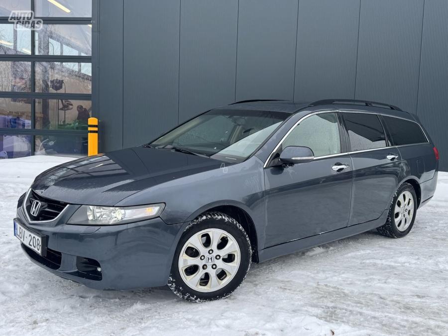 Grey Honda Accord 2006 in Panevezys, with an engine capacity of 2.20 L and mileage of 364 thousand km for 1450 €, photo 4 on AUTOMOTO.COM.LV