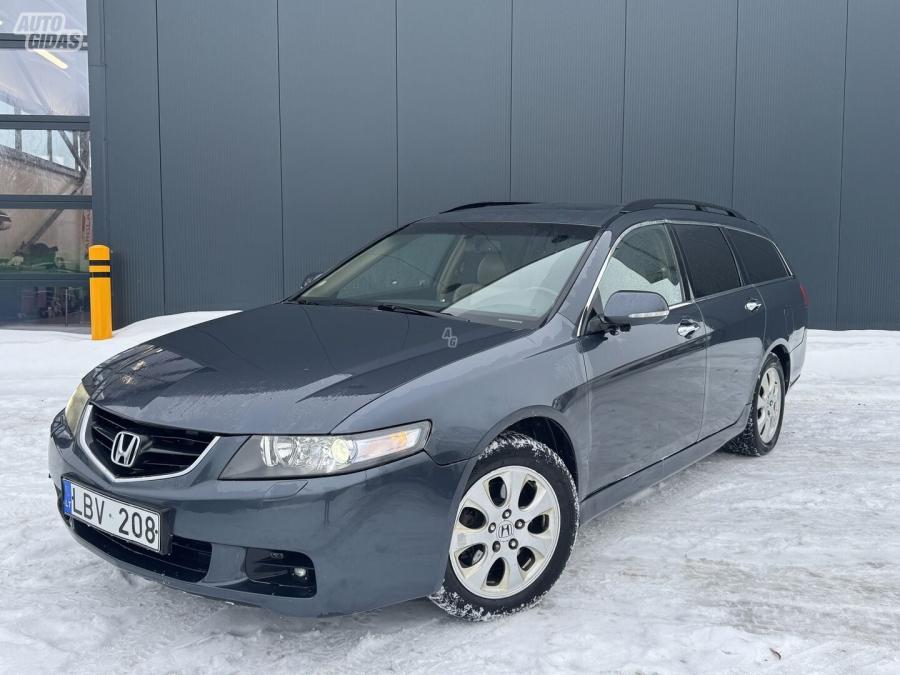 Grey Honda Accord 2006 in Panevezys, with an engine capacity of 2.20 L and mileage of 364 thousand km for 1450 €, photo 5 on AUTOMOTO.COM.LV