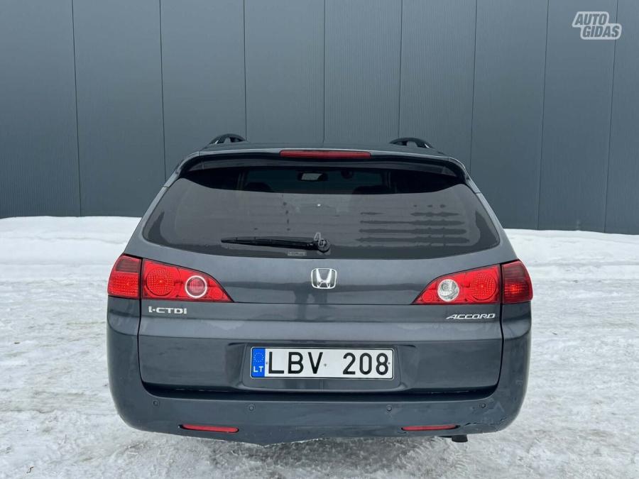 Pelēks Honda Accord 2006 Panevēža, ar dzinēja tilpumu 2.20 L un nobraukumu 363 tūkst. km par 1450 €, foto 10 vietnē AUTOMOTO.COM.LV