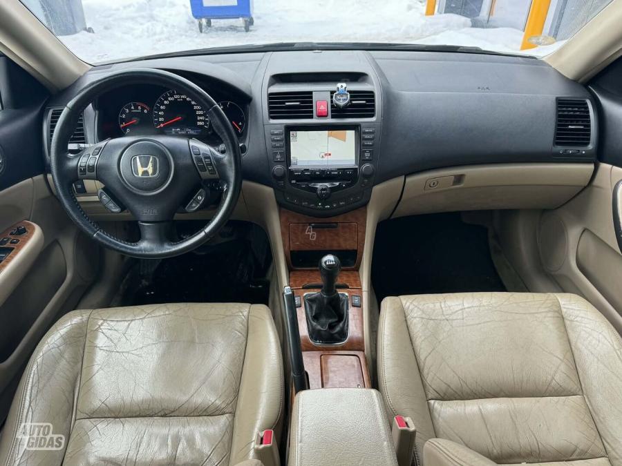 Pelēks Honda Accord 2006 Panevēža, ar dzinēja tilpumu 2.20 L un nobraukumu 363 tūkst. km par 1450 €, foto 15 vietnē AUTOMOTO.COM.LV