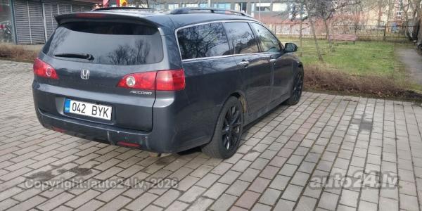 Pelēks Honda Accord 2007 Tallina, ar dzinēja tilpumu 2.20 L un nobraukumu 270 tūkst. km par 2500 €, foto 4 vietnē AUTOMOTO.COM.LV