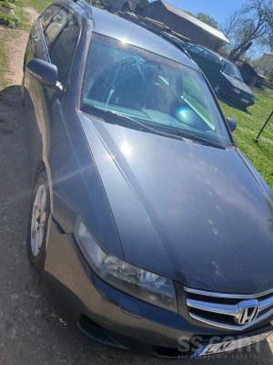 Pelēks Honda Accord 2007 Alūksne, ar dzinēja tilpumu 2.20 L un nobraukumu 341 tūkst. km par 450 €, foto  vietnē AUTOMOTO.COM.LV