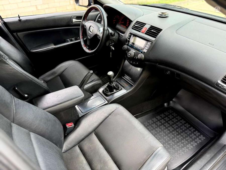 Pelēks Honda Accord 2007 Kauņa, ar dzinēja tilpumu 2.20 L un nobraukumu 326 tūkst. km par 3000 €, foto 15 vietnē AUTOMOTO.COM.LV