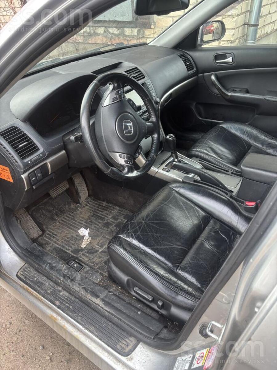 Pelēks Honda Accord 2007 Jelgava, ar dzinēja tilpumu 2.40 L un nobraukumu 283 tūkst. km par 350 €, foto 3 vietnē AUTOMOTO.COM.LV
