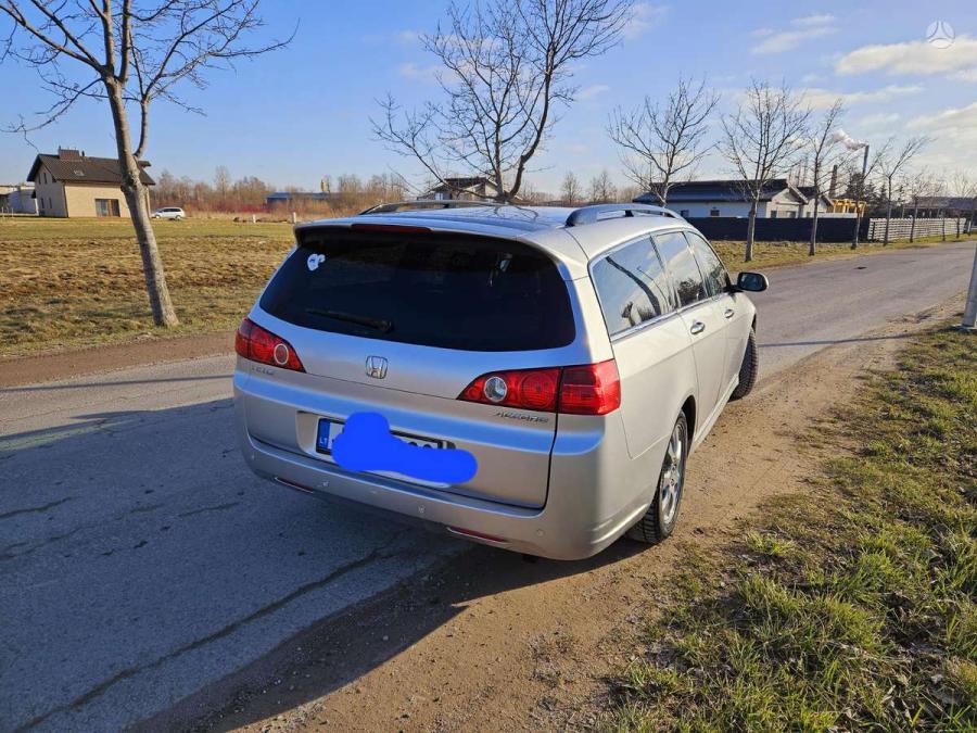Grey Honda Accord 2008 in Kretinga, with an engine capacity of 2.20 L and mileage of 225 thousand km for 3200 €, photo 3 on AUTOMOTO.COM.LV