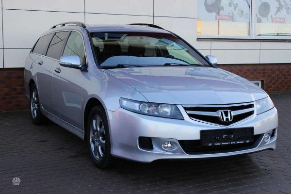 Grey Honda Accord 2008 in Kretinga, with an engine capacity of 2.20 L and mileage of 268 thousand km for 3100 €, photo 2 on AUTOMOTO.COM.LV