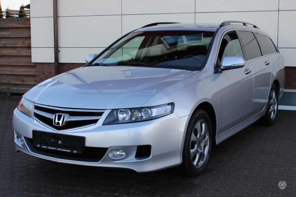 Grey Honda Accord 2008 in Kretinga, with an engine capacity of 2.20 L and mileage of 268 thousand km for 3100 €, photo 3 on AUTOMOTO.COM.LV