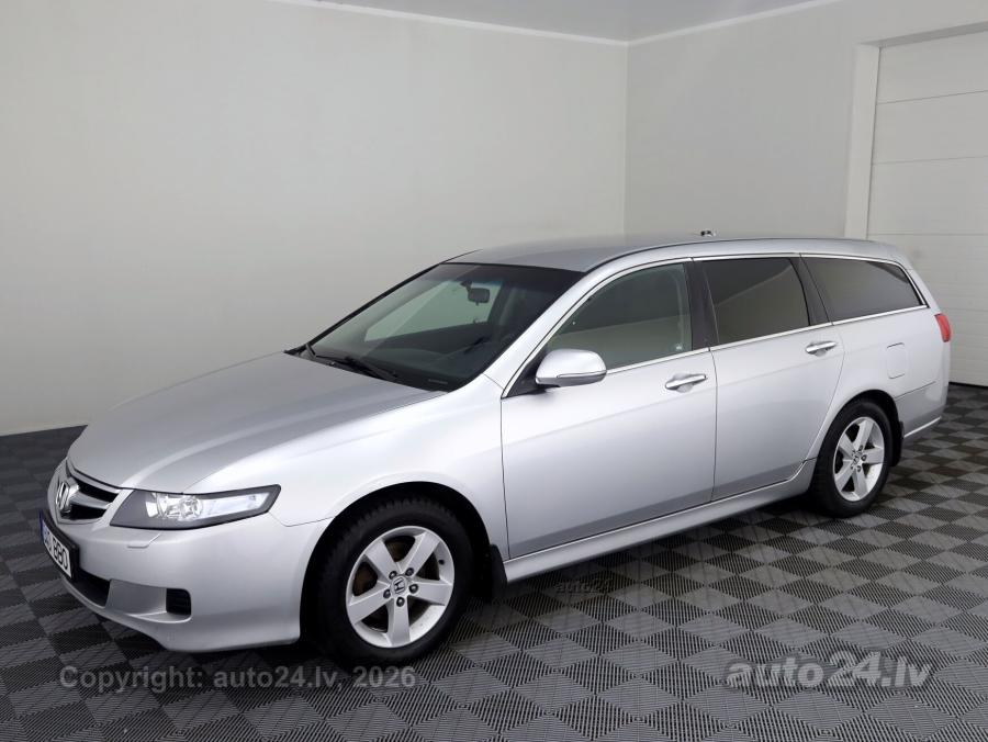 Grey Honda Accord 2008 in Tallinn, with an engine capacity of 2.00 L and mileage of 289 thousand km for 1499 €, photo 3 on AUTOMOTO.COM.LV