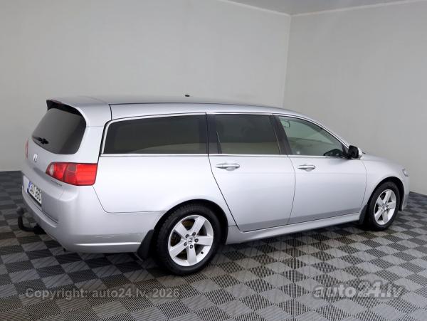 Grey Honda Accord 2008 in Tallinn, with an engine capacity of 2.00 L and mileage of 289 thousand km for 1499 €, photo 3 on AUTOMOTO.COM.LV
