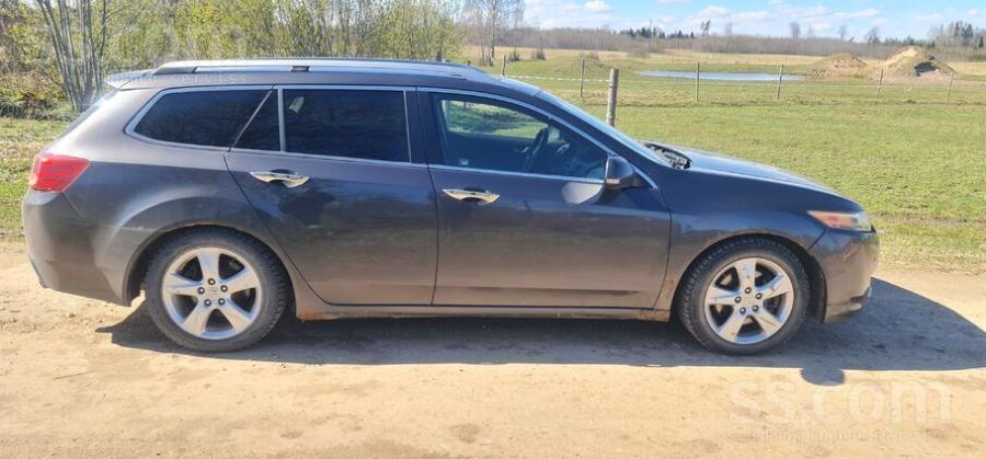Pelēks Honda Accord 2008 Alūksne, ar dzinēja tilpumu 2.40 L un nobraukumu 325 tūkst. km par 2300 €, foto 1 vietnē AUTOMOTO.COM.LV