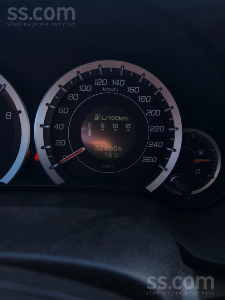 Pelēks Honda Accord 2008 Alūksne, ar dzinēja tilpumu 2.40 L un nobraukumu 325 tūkst. km par 2300 €, foto 5 vietnē AUTOMOTO.COM.LV