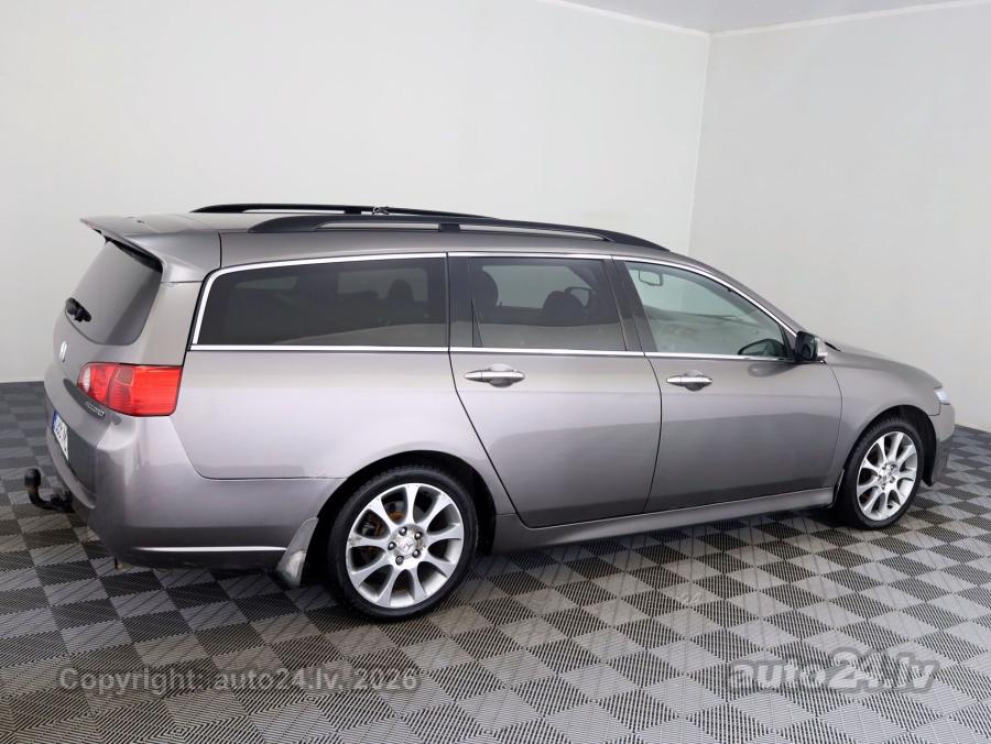 Grey Honda Accord 2008 in Tallinn, with an engine capacity of 2.00 L and mileage of 394 thousand km for 1199 €, photo 4 on AUTOMOTO.COM.LV