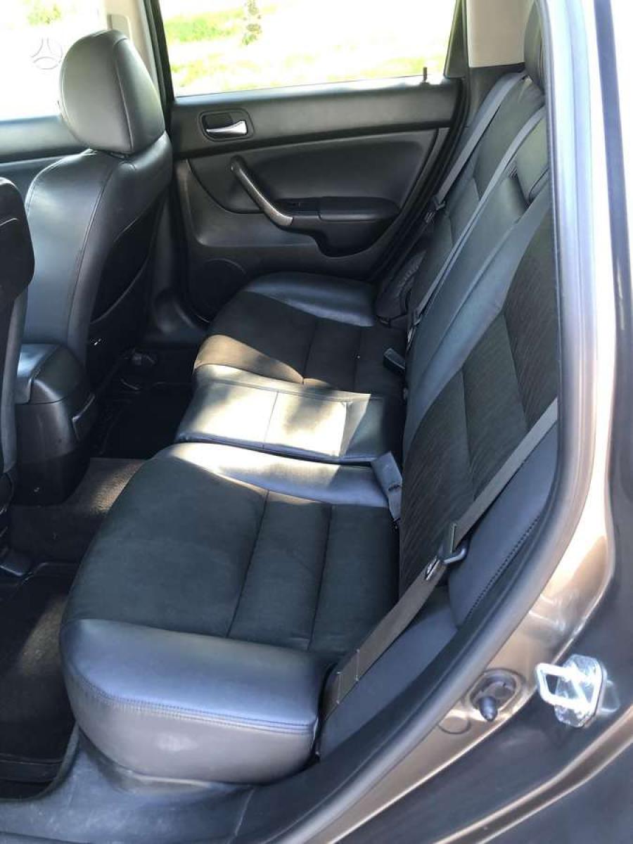 Grey Honda Accord 2008 in Siauliai, with an engine capacity of 2.20 L and mileage of 371 thousand km for 1750 €, photo 19 on AUTOMOTO.COM.LV