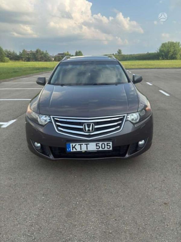 Pelēks Honda Accord 2008 Panevēža, ar dzinēja tilpumu 2.20 L un nobraukumu 283 tūkst. km par 2300 €, foto 3 vietnē AUTOMOTO.COM.LV