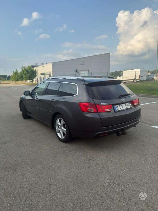 Pelēks Honda Accord 2008 Panevēža, ar dzinēja tilpumu 2.20 L un nobraukumu 283 tūkst. km par 2300 €, foto 7 vietnē AUTOMOTO.COM.LV