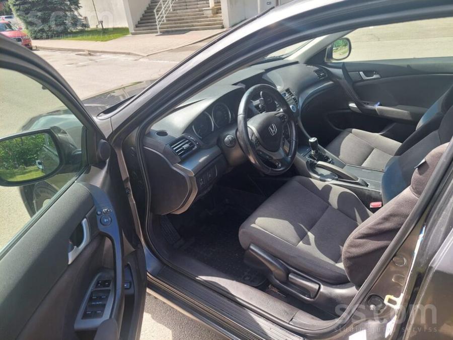Pelēks Honda Accord 2008 Rīga, ar dzinēja tilpumu 2.20 L un nobraukumu 257 tūkst. km par 3150 €, foto 7 vietnē AUTOMOTO.COM.LV